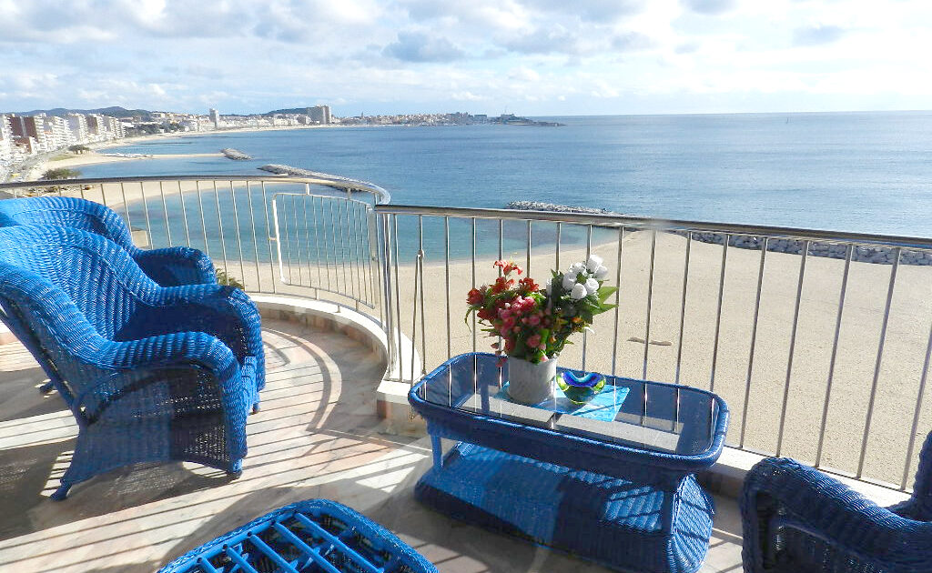 FINCAS PALAMÓS » ÁTICO DÚPLEX 1ª LÍNEA DE MAR – SANT ANTONI DE CALONGE